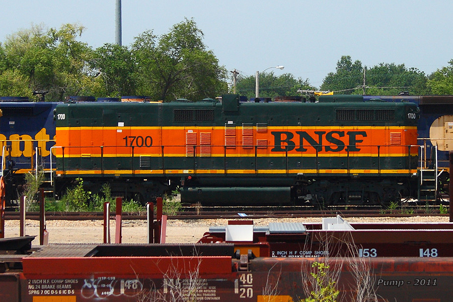 BNSF 1700 - EMD GP9B